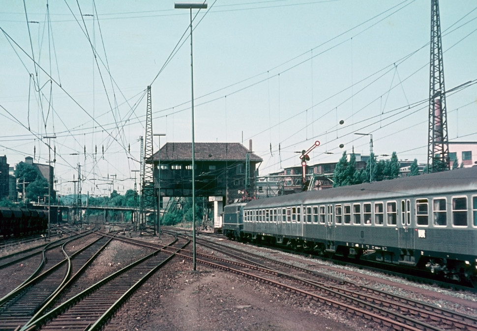 Der Bahnhof Wuppertal-Oberbarmen in den 70e Jahren - Historische Aufnahmen